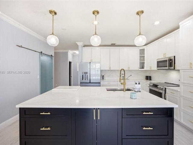 5 bedroom luxury Villa for sale in Miramar, Florida