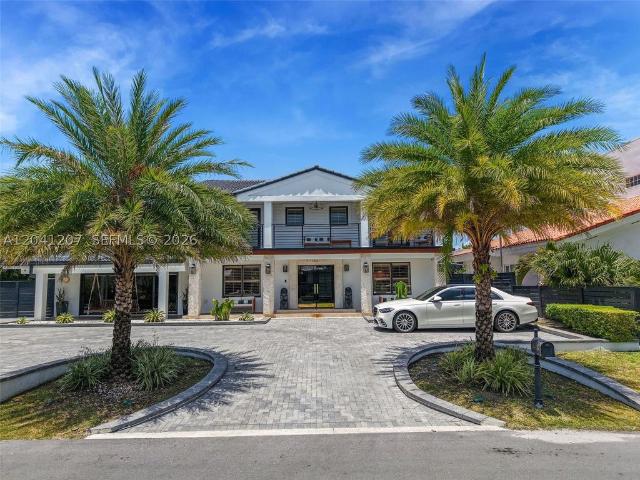 5 bedroom luxury Villa for sale in North Miami Beach, Florida