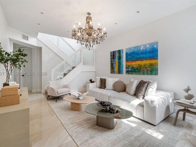 5 bedroom luxury Villa for sale in Aventura, Florida