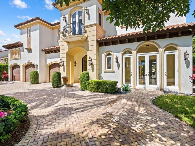 5 bedroom luxury Villa for sale in Boca Raton, Florida