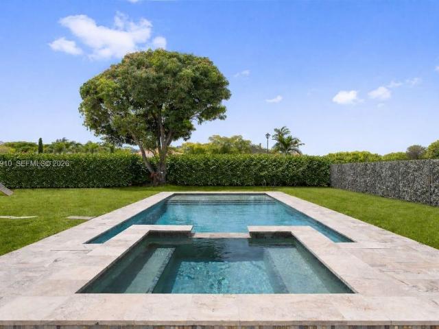 5 bedroom luxury Villa for sale in Cutler Bay, Florida