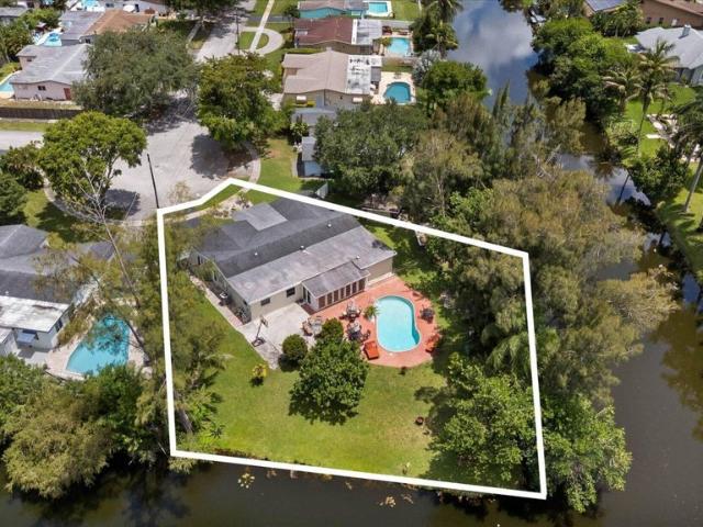 5 bedroom luxury Villa for sale in Cooper City, Florida