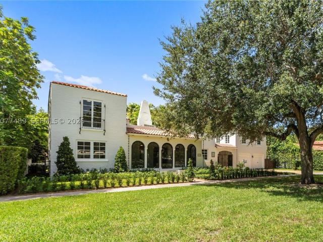 5 bedroom luxury Villa for sale in Coral Gables, Florida