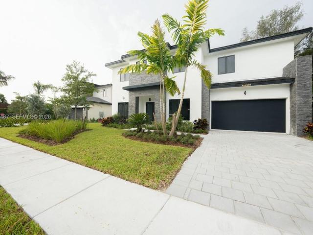 5 bedroom luxury Villa for sale in Davie, Florida