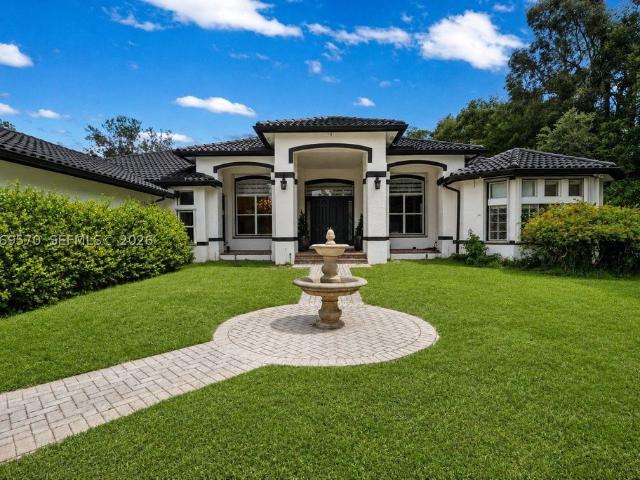 5 bedroom luxury Villa for sale in Davie, Florida