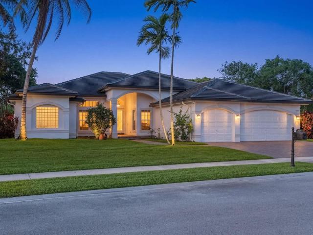 Luxury Villa for sale in Davie, Florida