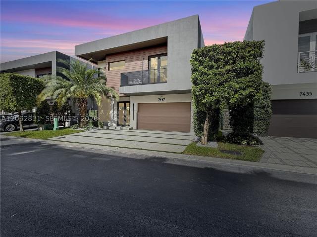 5 bedroom luxury Villa for sale in Doral, United States