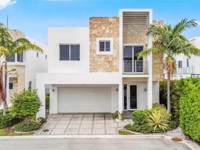 5 bedroom luxury Villa for sale in Doral, United States