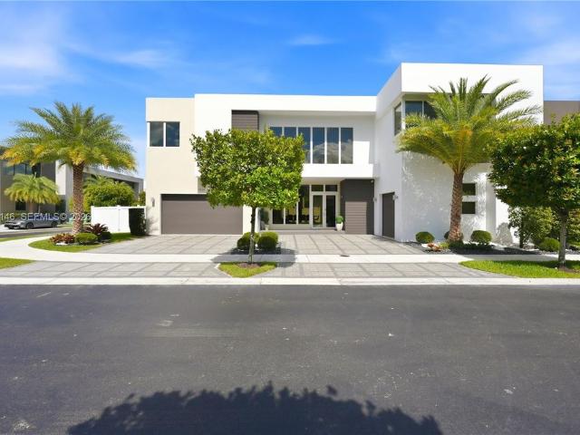 5 bedroom luxury Villa for sale in Doral, United States