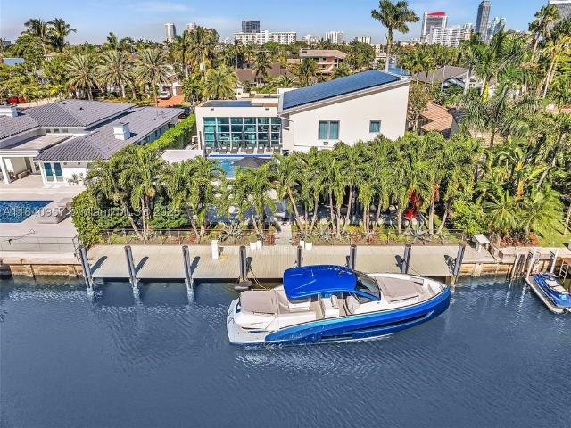 5 bedroom luxury Villa for sale in Hallandale, Florida
