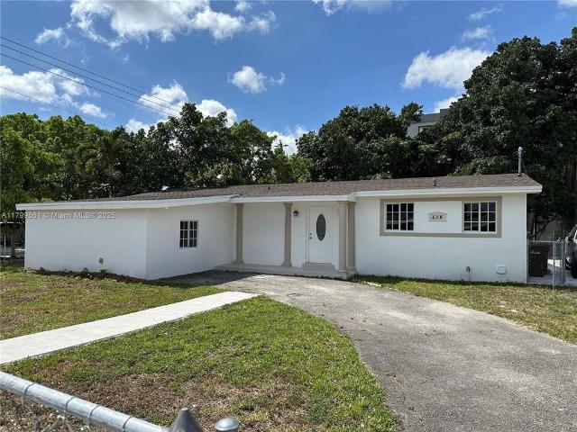 5 bedroom luxury Villa for sale in Hialeah, Florida