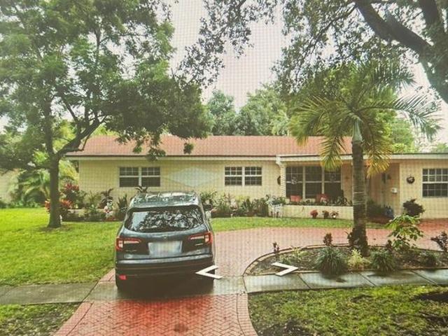5 bedroom luxury Villa for sale in Hollywood, Florida