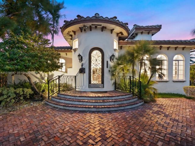 5 bedroom luxury Villa for sale in Hollywood, Florida