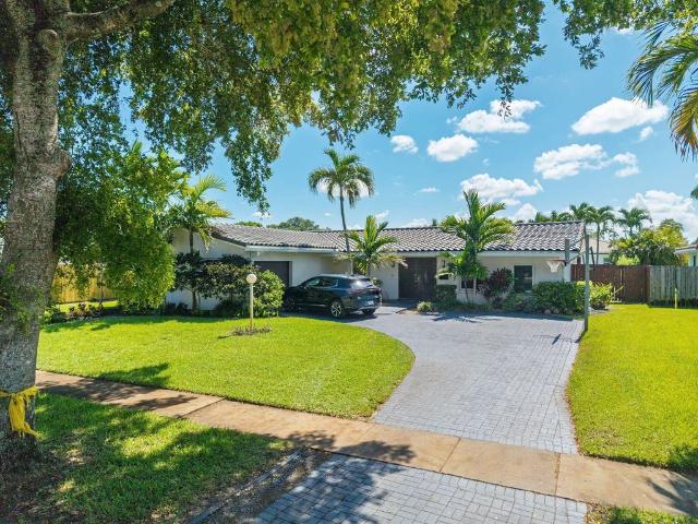 5 bedroom luxury Villa for sale in Hollywood, Florida