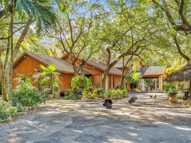 5 bedroom luxury Villa for sale in Homestead, Florida