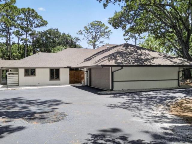 5 bedroom luxury Villa for sale in Palm City, Florida