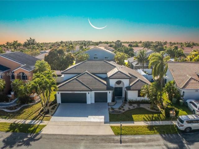 5 bedroom luxury Villa for sale in Pembroke Pines, Florida