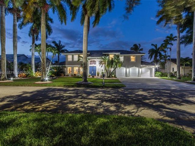 5 bedroom luxury Villa for sale in Pembroke Pines, Florida