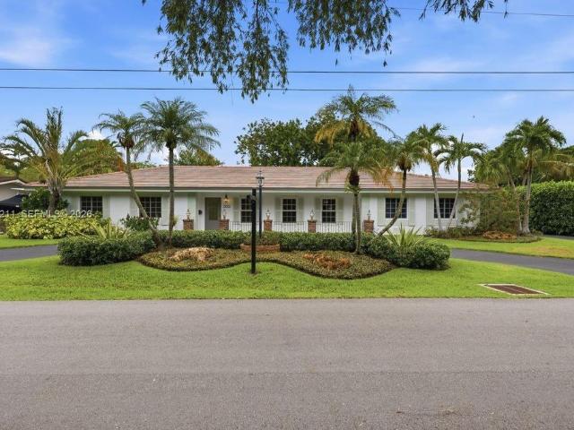 5 bedroom luxury Villa for sale in Pinecrest, Florida