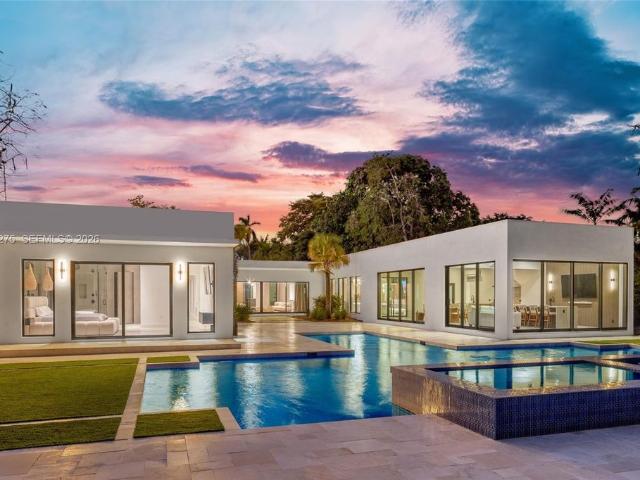 5 bedroom luxury Villa for sale in Plantation, Florida