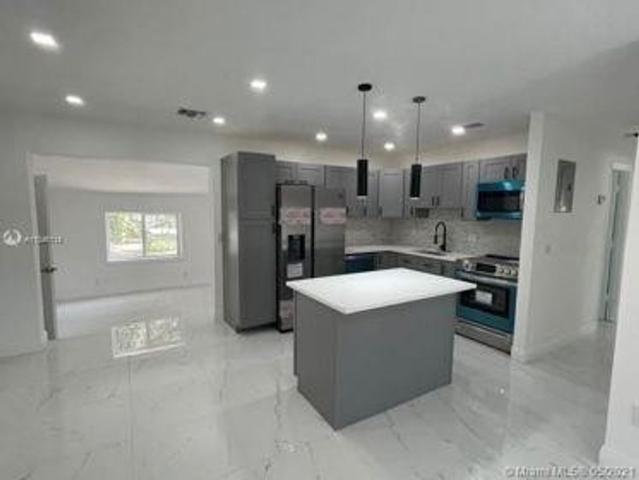 5 bedroom luxury Villa for sale in Pompano Beach, Florida