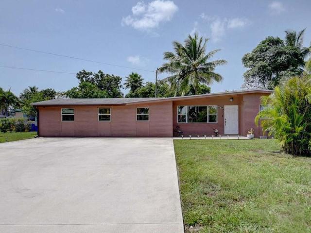 5 bedroom luxury Villa for sale in Royal Palm Beach, Florida