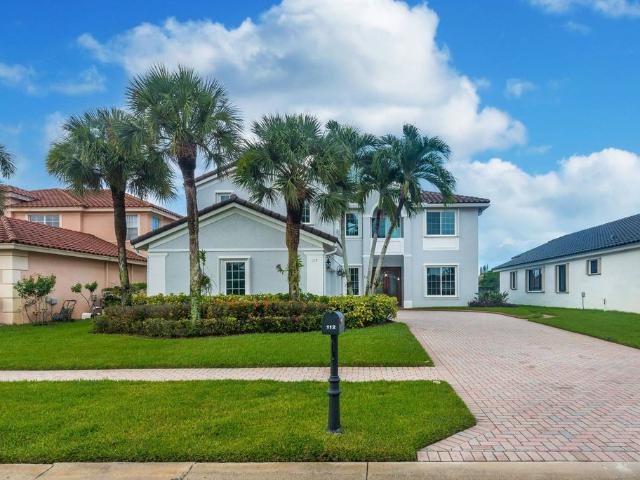 5 bedroom luxury Villa for sale in Royal Palm Beach, Florida