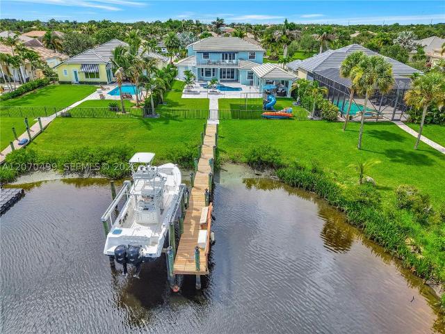 5 bedroom luxury Villa for sale in Stuart, Florida