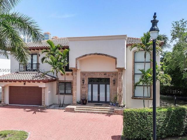 5 bedroom luxury Villa for sale in Sunny Isles Beach, United States