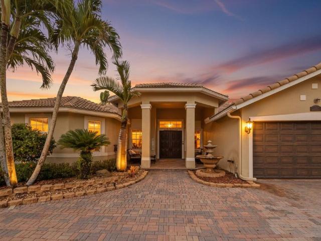 5 bedroom luxury Villa for sale in Wellington, Florida