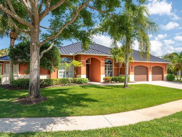 5 bedroom luxury Villa for sale in Wellington, Florida