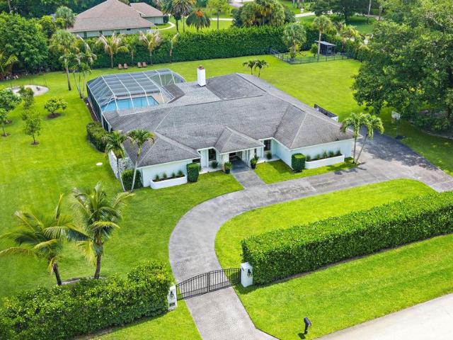 5 bedroom luxury Villa for sale in Wellington, Florida