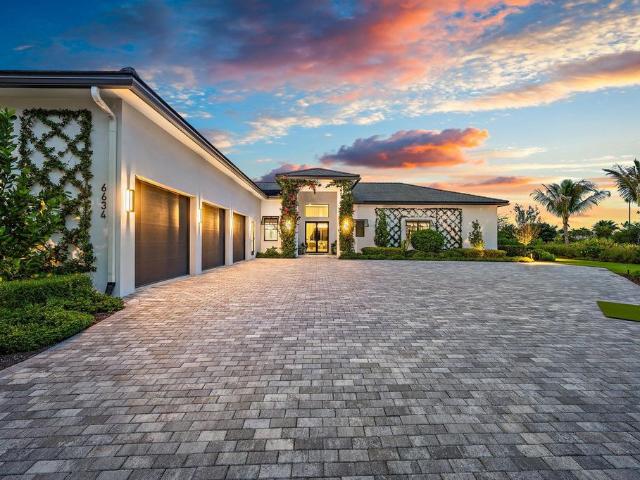 5 bedroom luxury Villa for sale in West Palm Beach, Florida