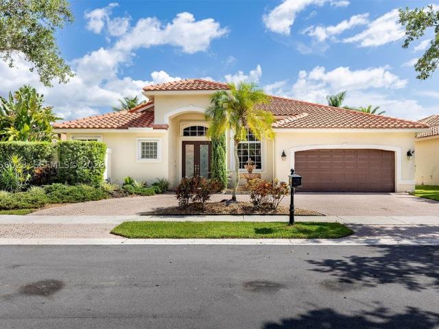 5 bedroom luxury Villa for sale in Weston, Florida