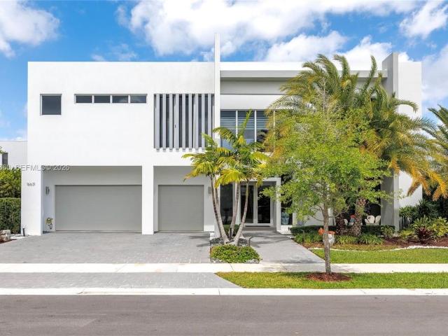 5 bedroom luxury Villa for sale in Weston, Florida
