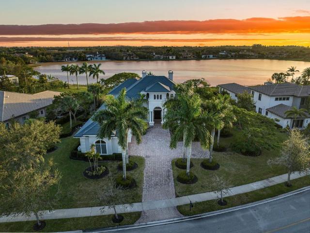 5 bedroom luxury Villa for sale in Weston, Florida