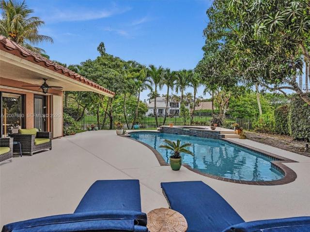 5 bedroom luxury Villa for sale in Weston, Florida