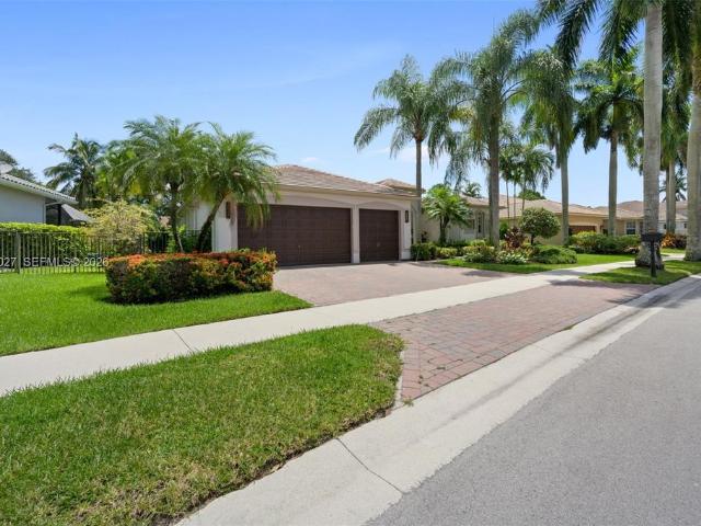 5 bedroom luxury Villa for sale in Weston, Florida