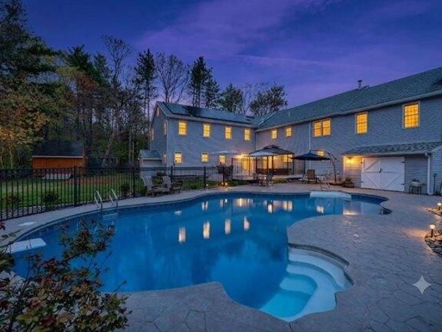 5 bedroom, Lunenburg MA 01462 104810211