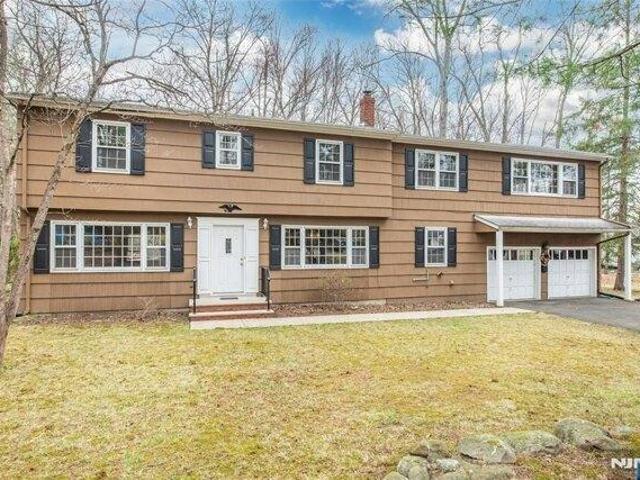 5 bedroom, Montvale NJ 07645 LS102314557