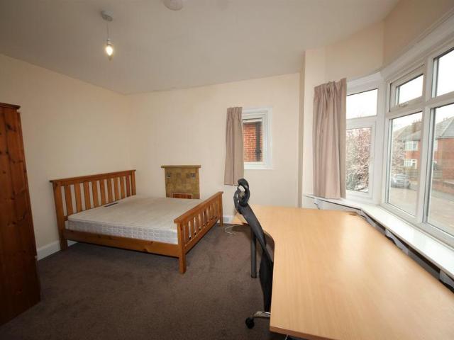 5 bedroom maisonette to rent