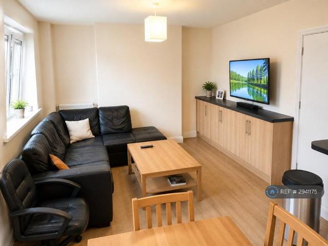 5 bedroom maisonette to rent