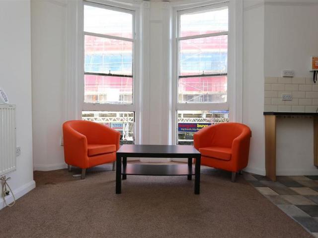 5 bedroom maisonette to rent
