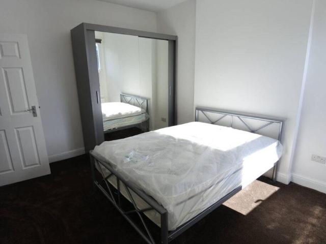 5 bedroom maisonette to rent