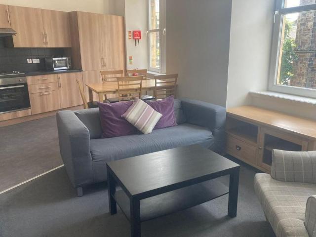 5 bedroom maisonette to rent