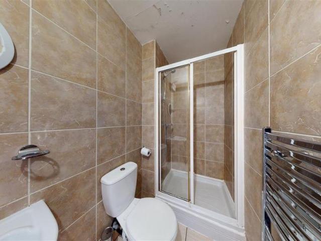 5 bedroom maisonette to rent