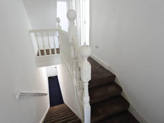 5 bedroom maisonette to rent