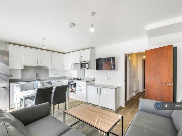 5 bedroom maisonette to rent