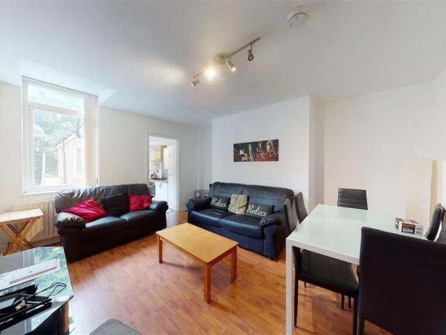 5 bedroom maisonette to rent