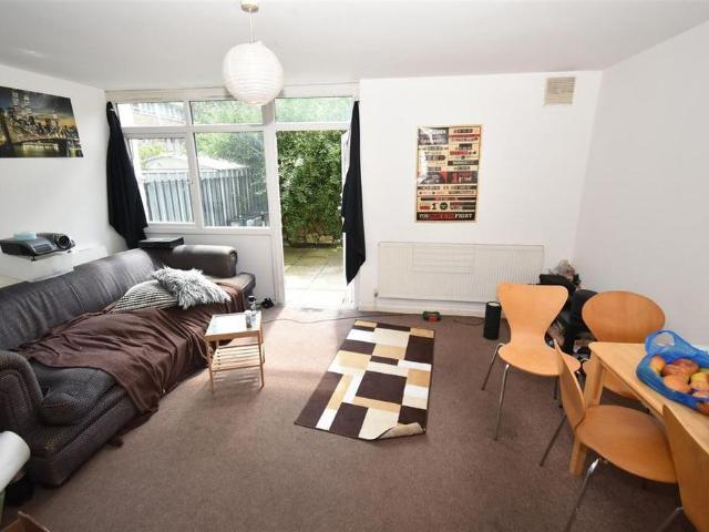 5 bedroom maisonette to rent